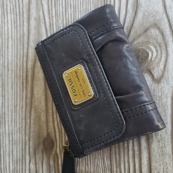 Fossil | Bags | Fossil Black Leather Trifold Wallet | Poshmark